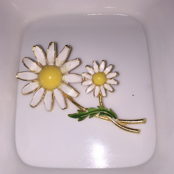 Vintage | Jewelry | Vintage Weiss Daisy Brooch | Poshmark